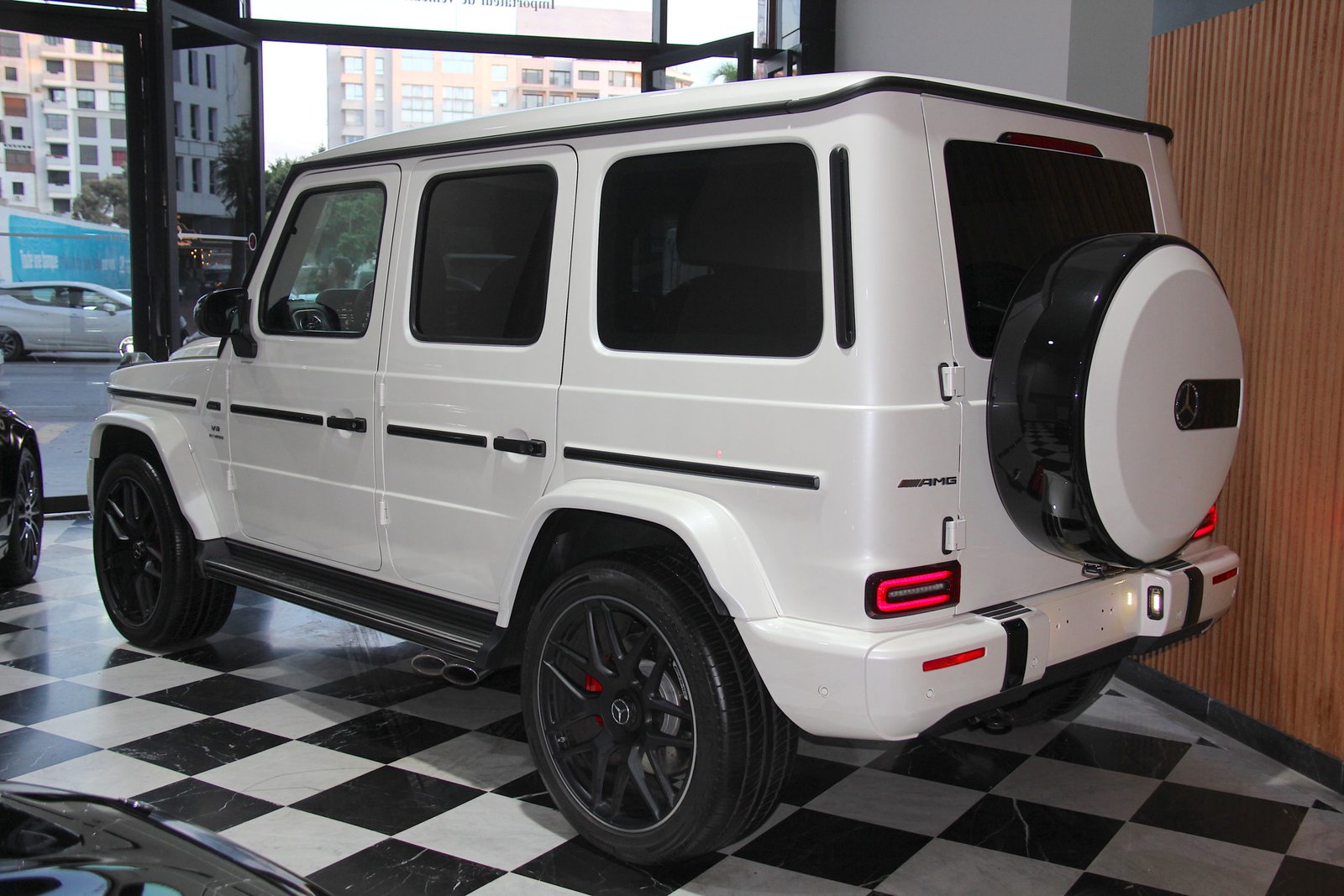 Mercedes-AMG G63 - Luxury Auto