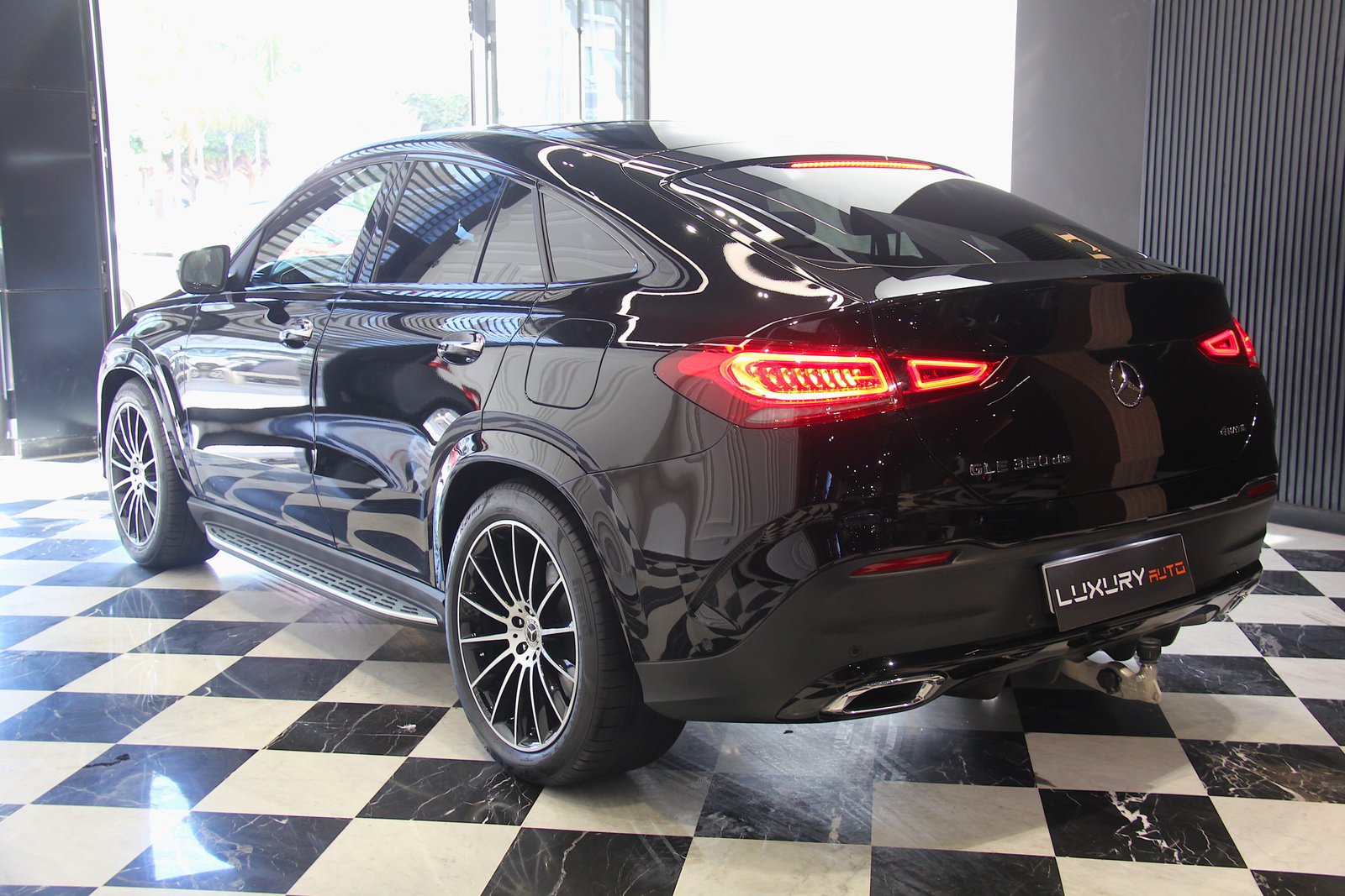 Mercedes-Benz GLE 350 de 4MATIC AMG Coupé - Luxury Auto